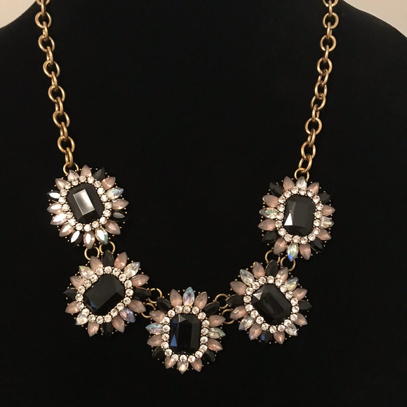 New York Cara | Jewelry | Gorgeous New York Cara Statement Necklace ...